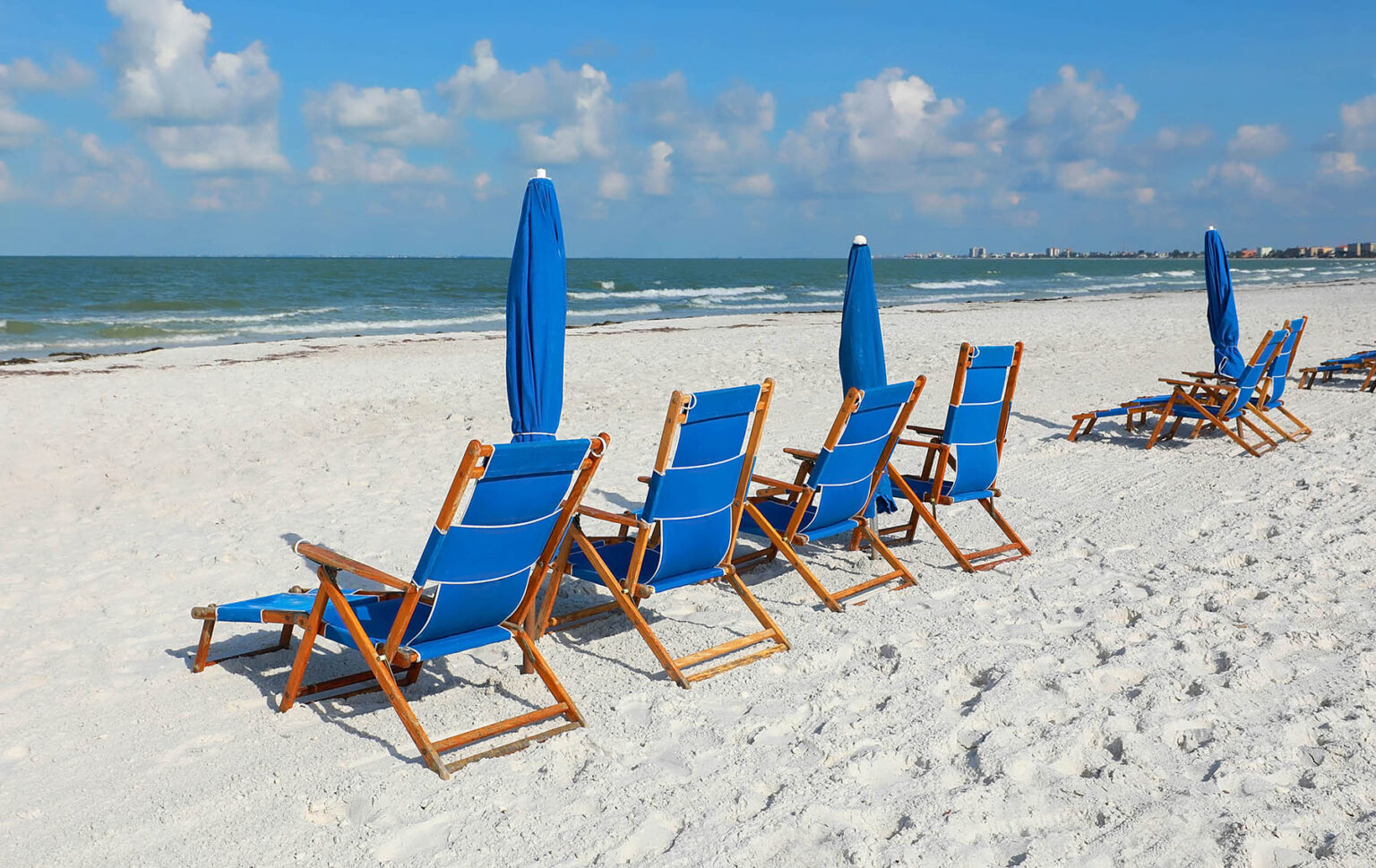 The Ultimate Guide to Beach Chair Rentals in Siesta Key